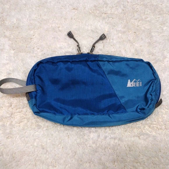 REI | Bags | Rei Coop Micro Shower Kit Blue | Poshmark